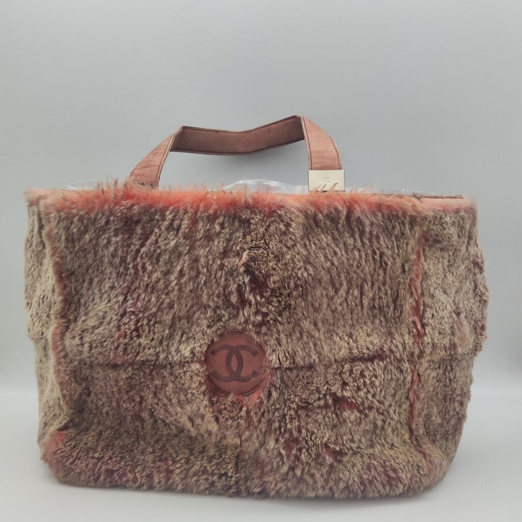Chanel Fluffy Shearling Bag, Classic CHANEL Design, Cozy and Stylish ...